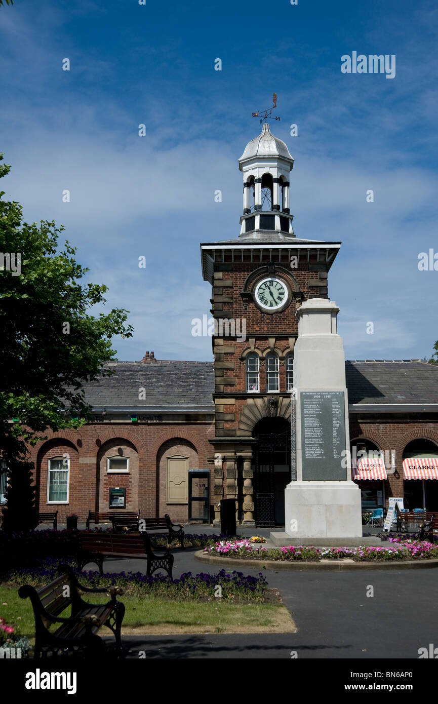 Clock seats hi-res stock photography and images - Alamy