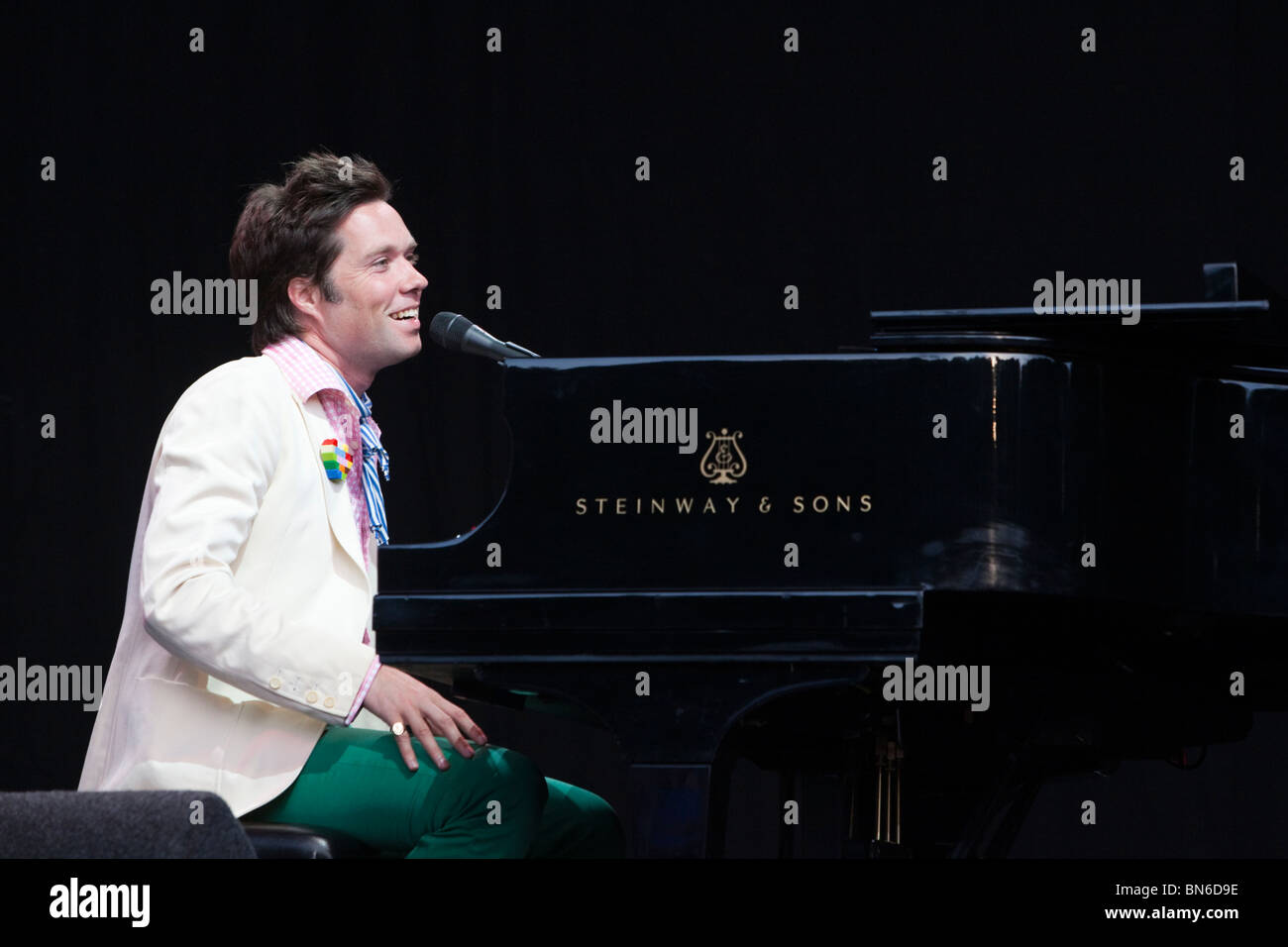 Rufus wainwright 2010 hi-res stock photography and images - Alamy