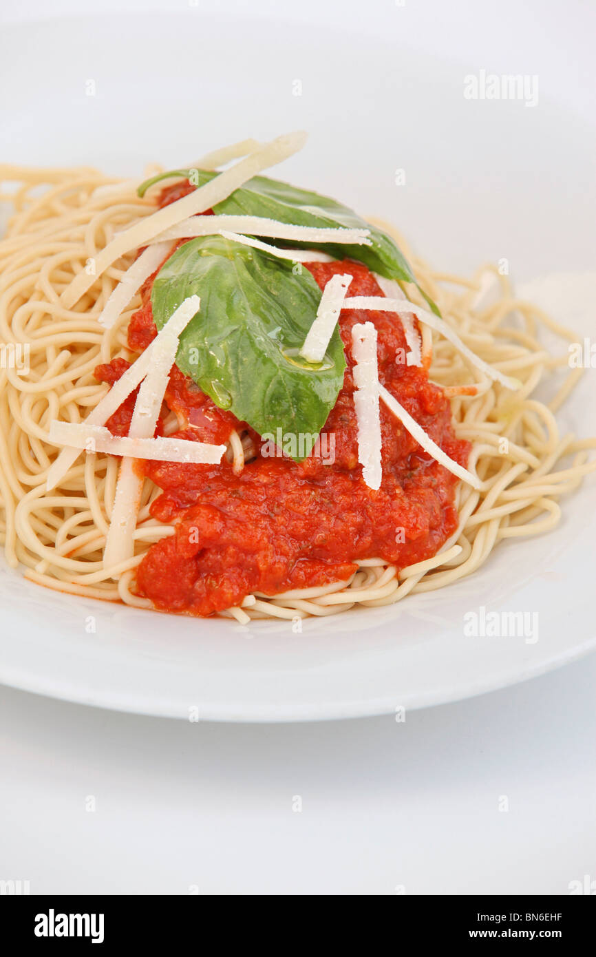 plate of linguine with marinara sauce and cheese Stock Photo - Alamy