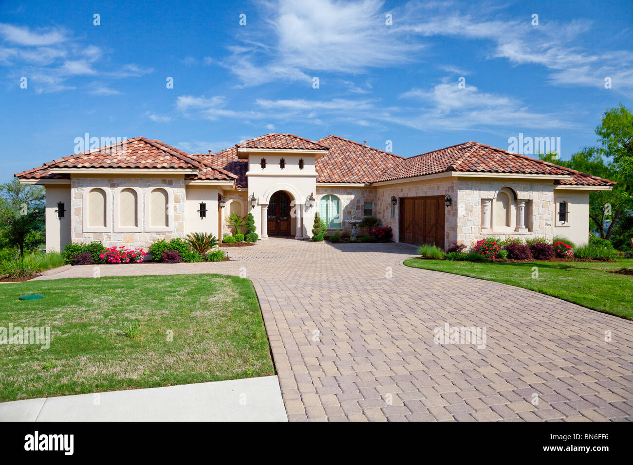 New homes in a modern housing development near Round Mountain, Texas ...