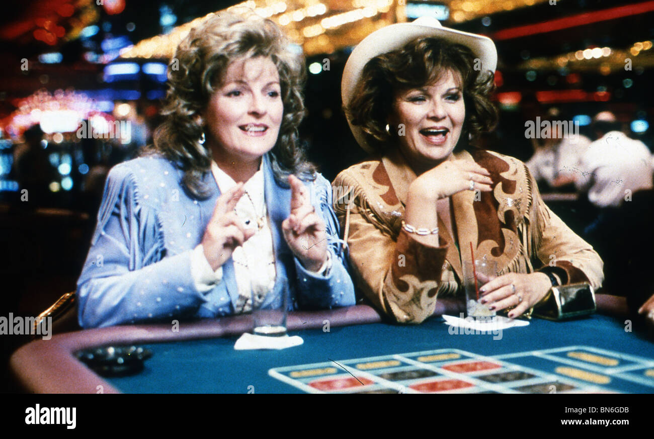 GIRLS NIGHT (1997) BRENDA BLETHYN, JULIE WALTERS NICK HURRAN (DIR Stock ...