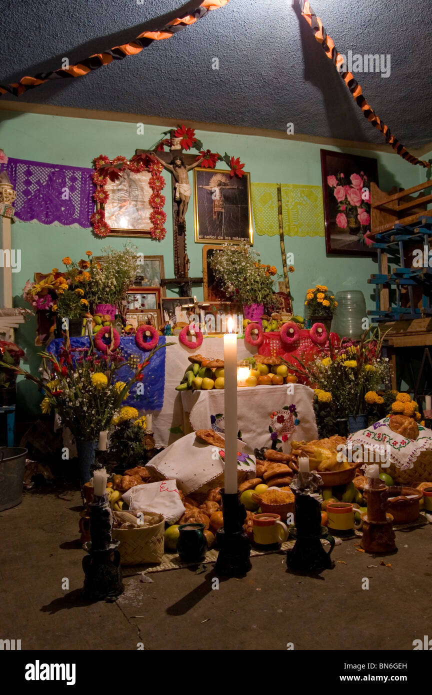 Day of the dead altar inside a house in Mixquic, Mexico Stock Photo - Alamy