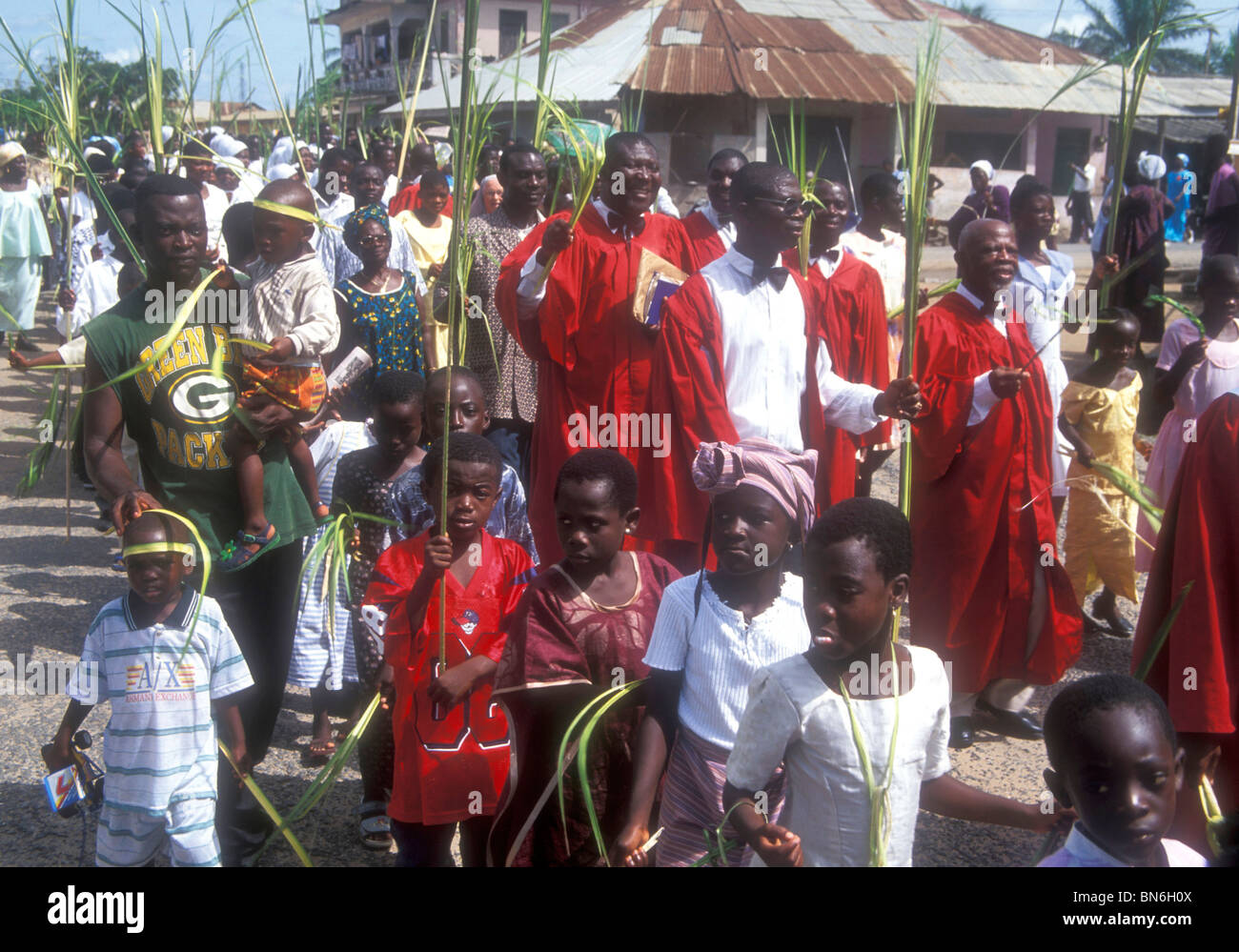 Catholic priests africa hi-res stock photography and images - Alamy