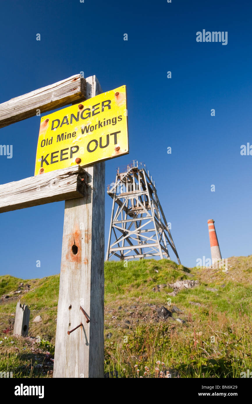 Mine shaft warning sign hi-res stock photography and images - Alamy