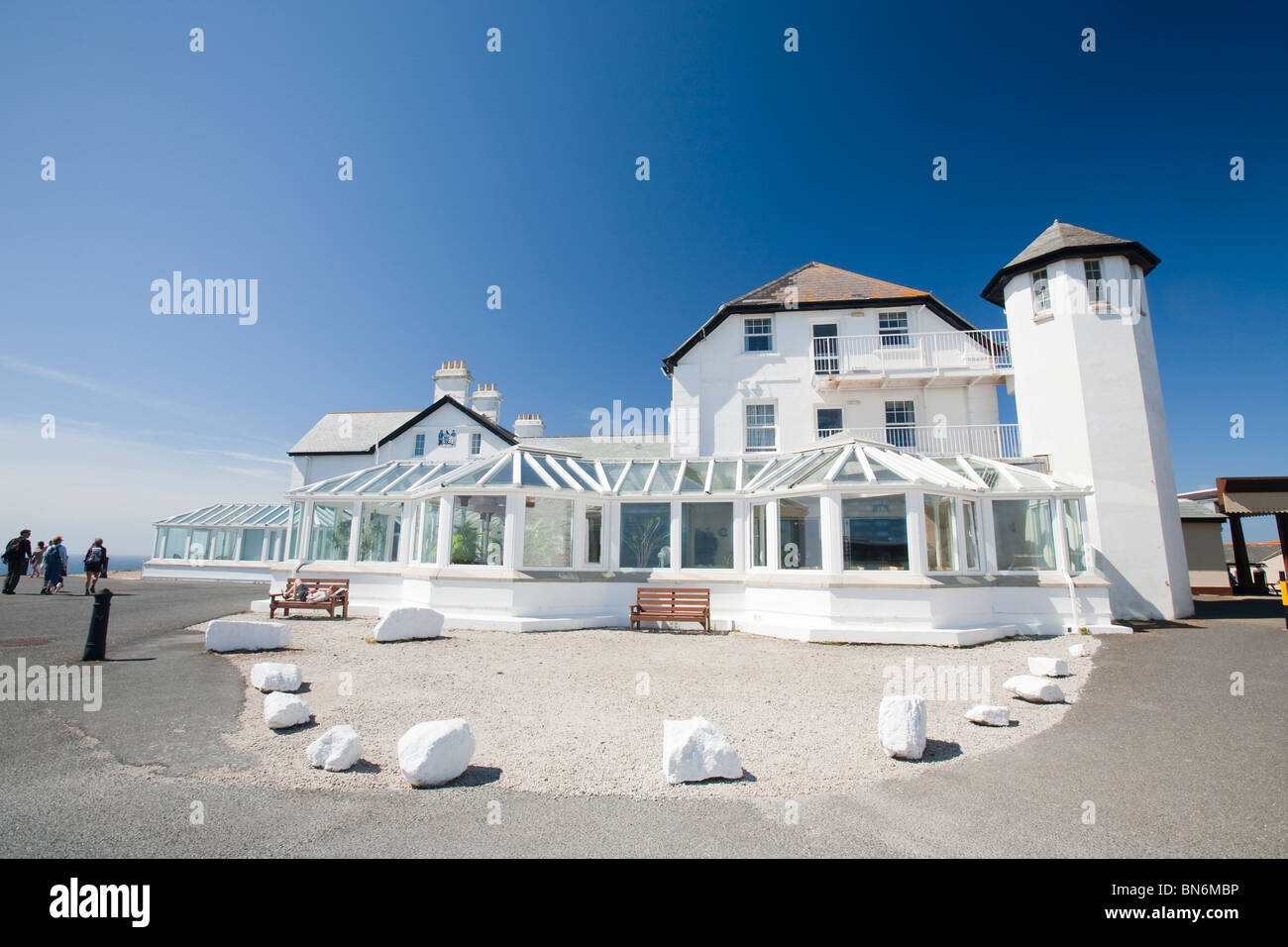 White washed building hi-res stock photography and images - Alamy