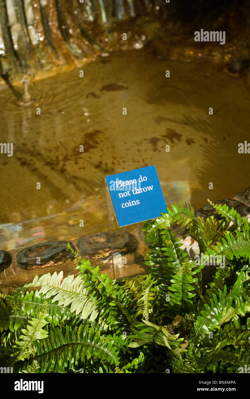 Museum sign rules hi-res stock photography and images - Alamy