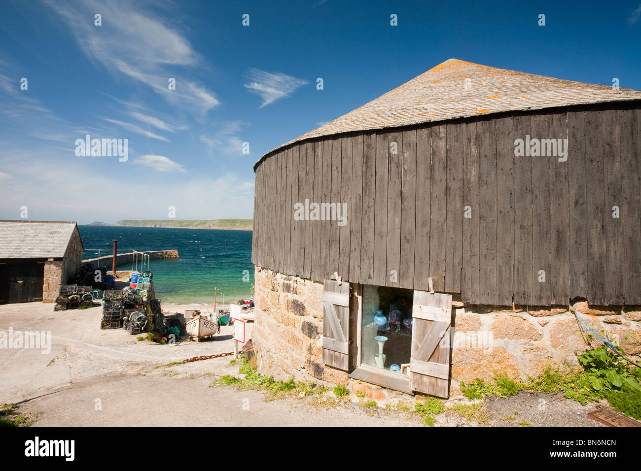 Old capstan hi-res stock photography and images - Alamy