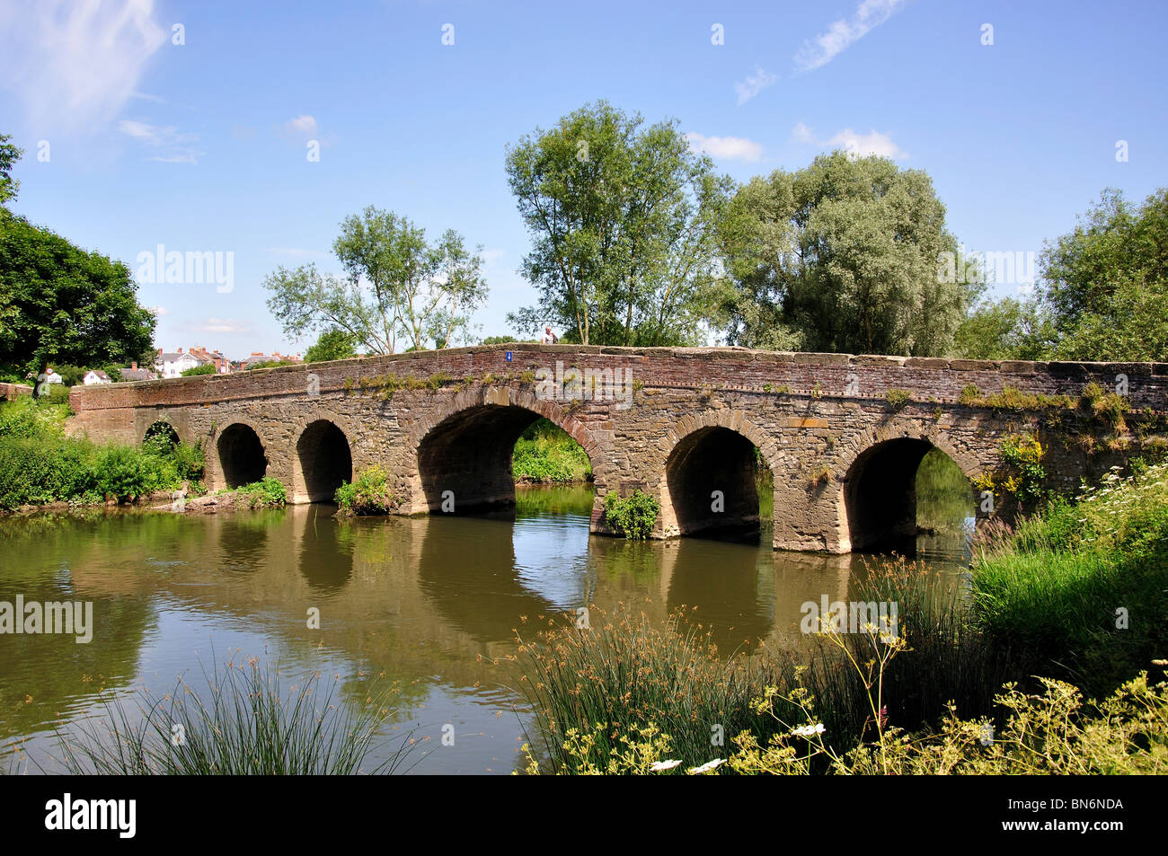 Pershore Old Bridge over River Avon, Pershore, Worcestershire, England ...