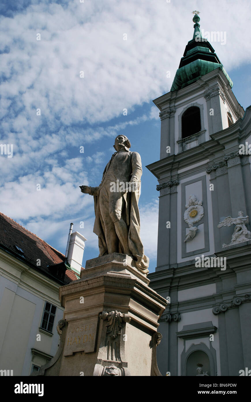 Vienna square with the monument Stock Photo - Alamy