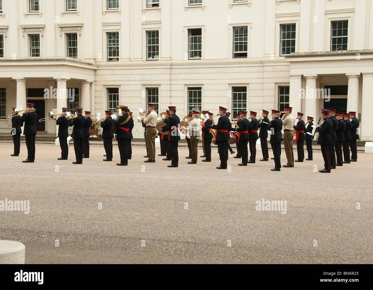 Grenadier guards on parade hi-res stock photography and images - Alamy