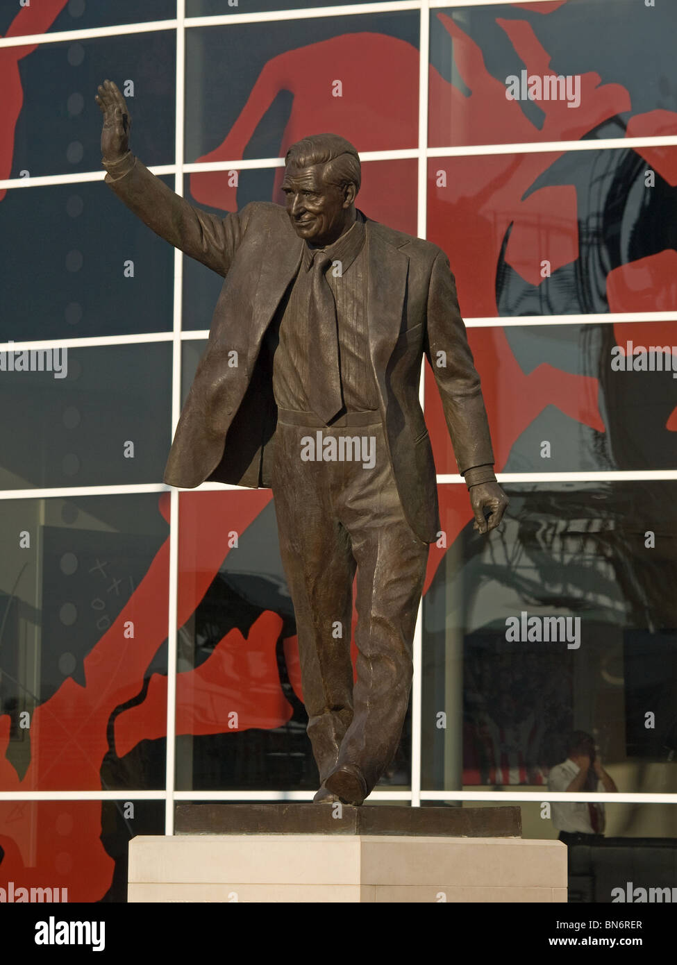 Bronze statue of Ted Bates at Southampton Football Club St Mary's ...