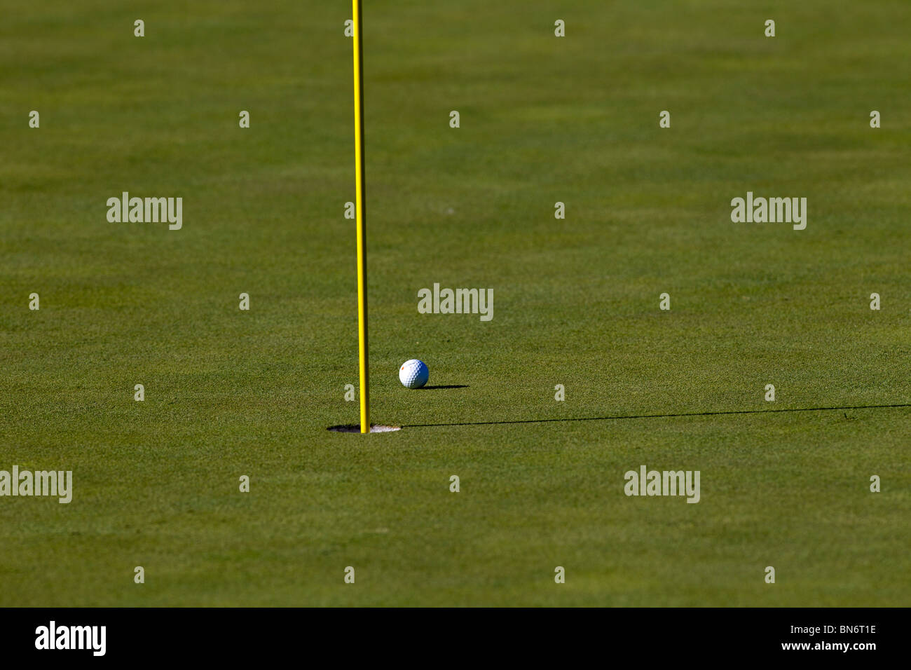 Golf ball pin hi-res stock photography and images - Alamy