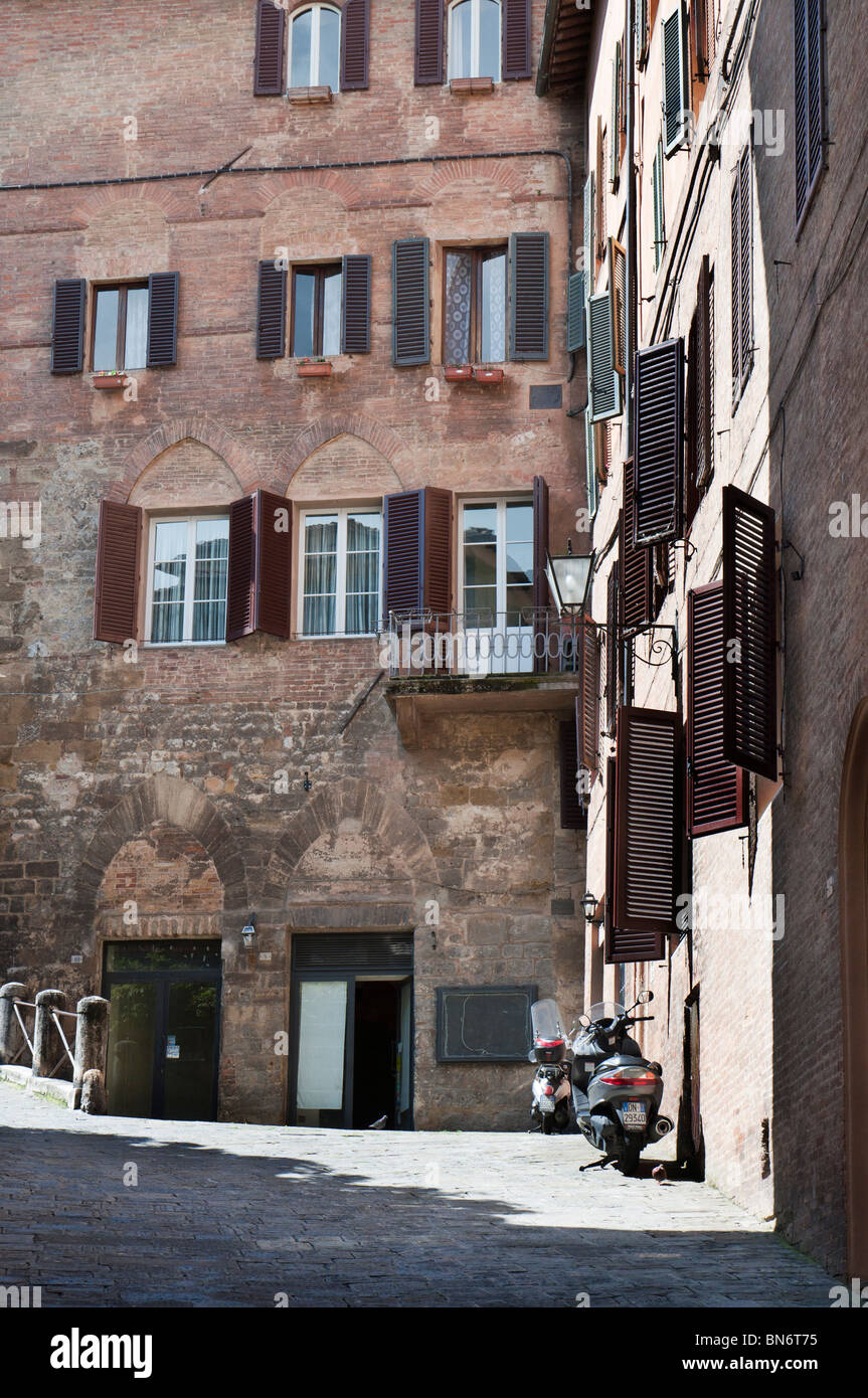 Via Franciosa, Siena, Italy Stock Photo - Alamy