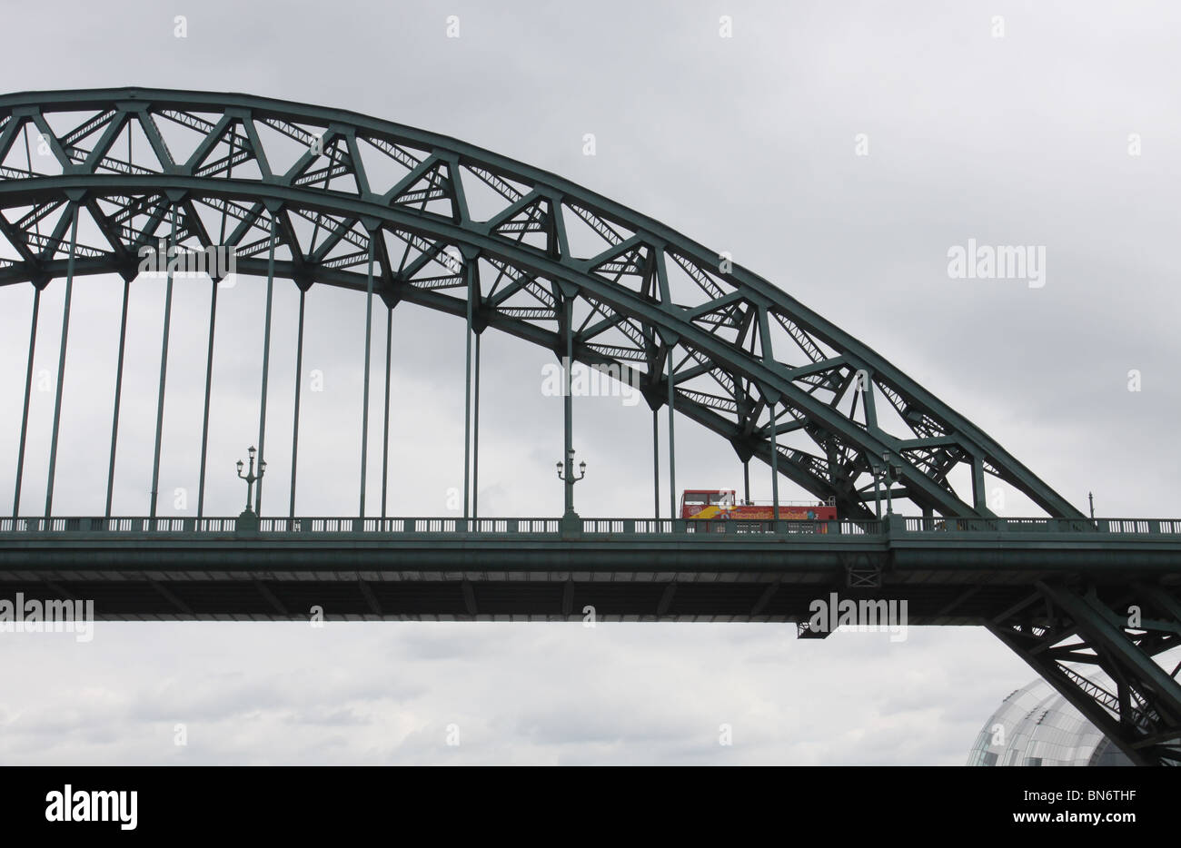 Open top sightseeing bus crossing Tyne Bridge Newcastle upon Tyne ...