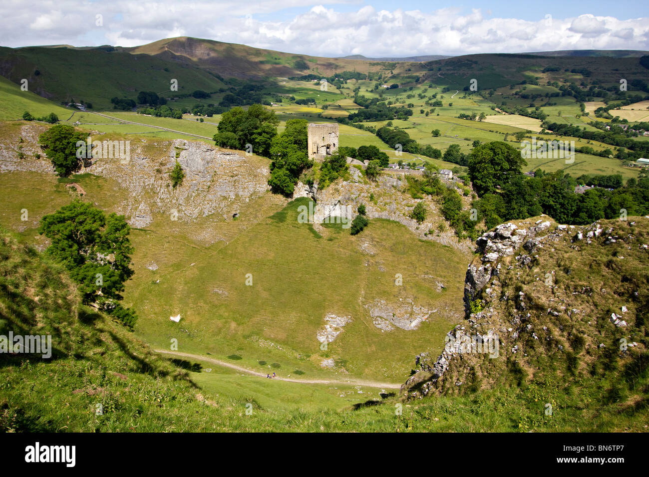 Derbyshire gritstone sheep hi-res stock photography and images - Alamy