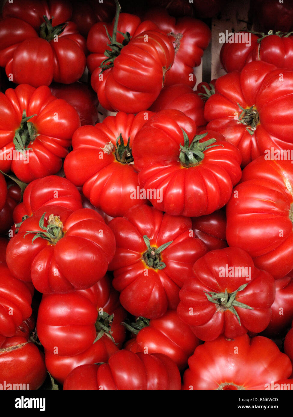Italian fresh fruit and vegetables hi-res stock photography and images ...