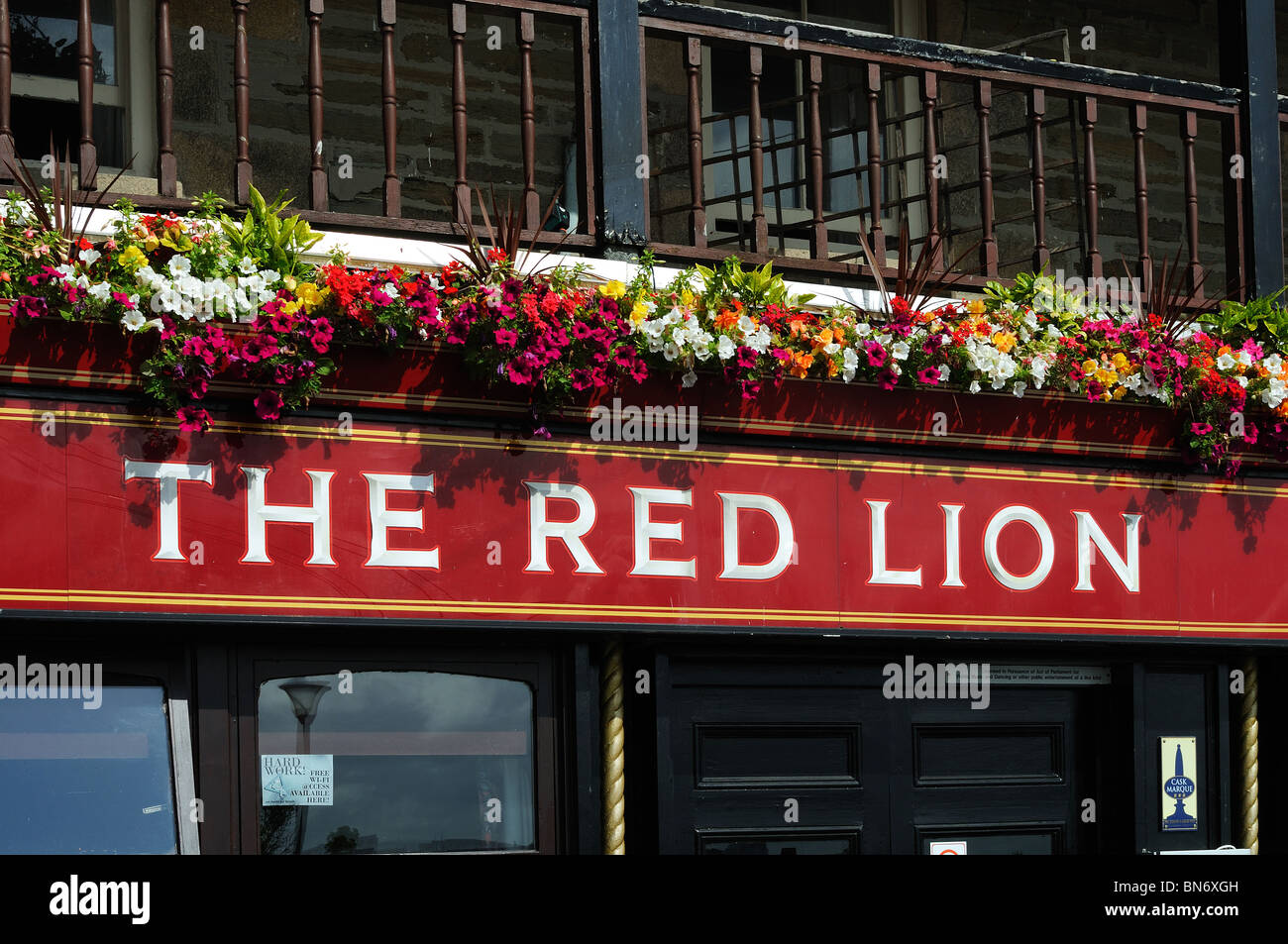 The red lion traditional pub sign hi-res stock photography and images ...