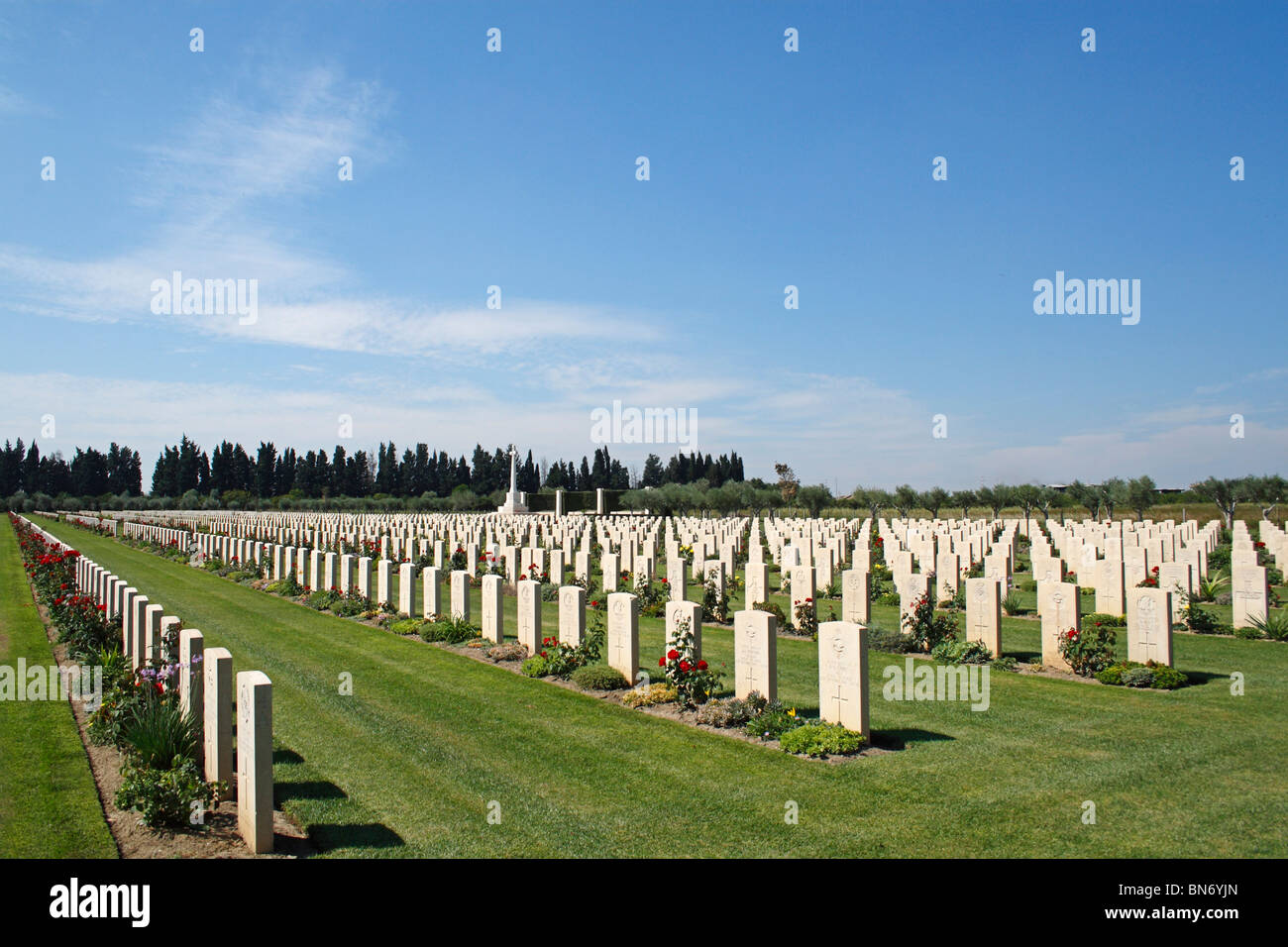 War cemetery italy hi-res stock photography and images - Alamy