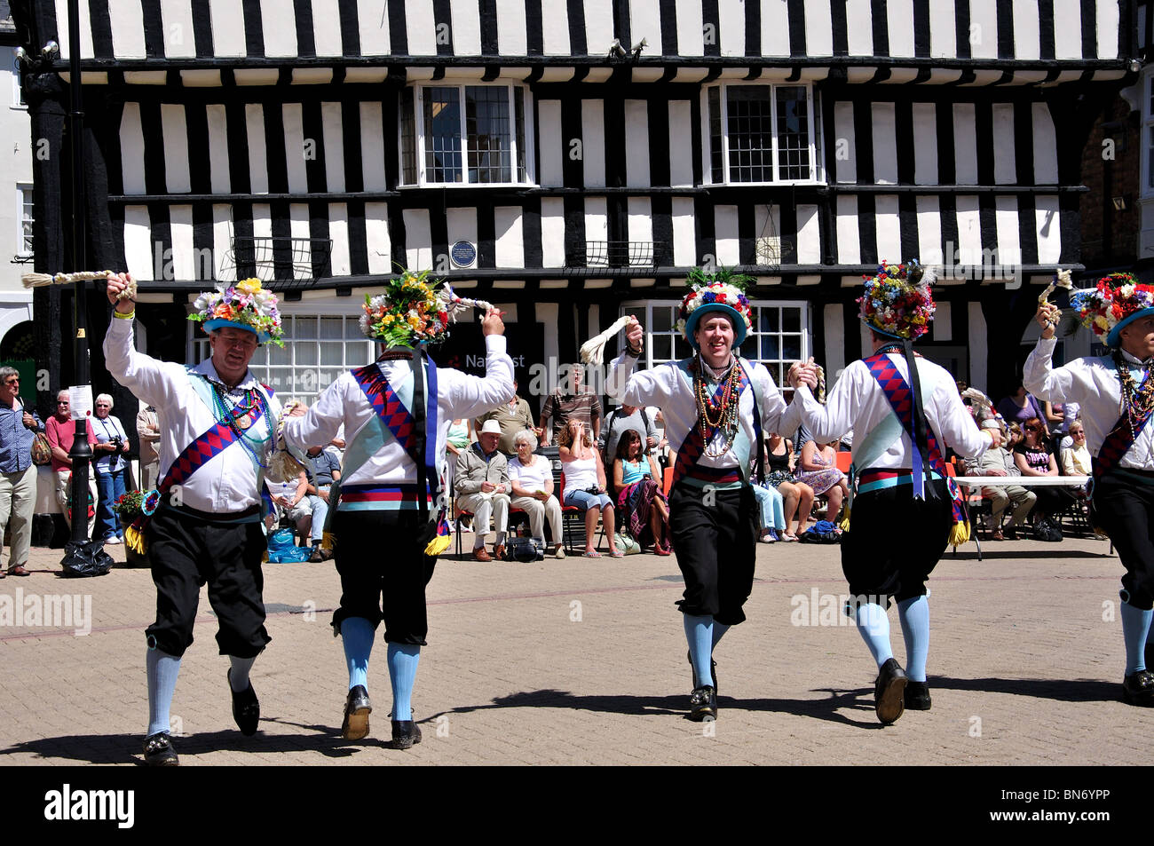 Cotswolds Morris dancing display, Market Square, Evesham ...