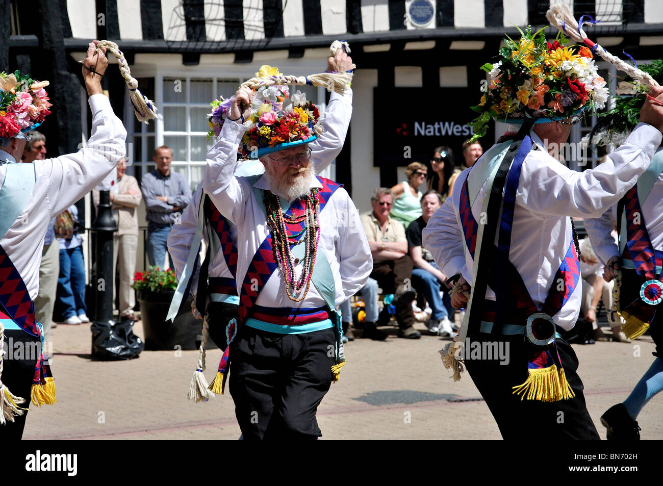 Cotswolds Morris dancing display, Market Square, Evesham ...