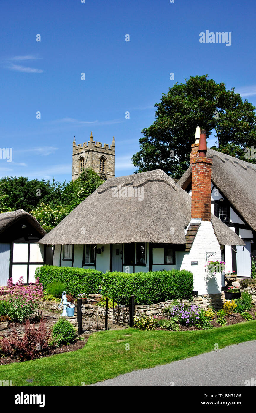Thatched cottages and church tower, Welford-on-Avon, Warwickshire ...