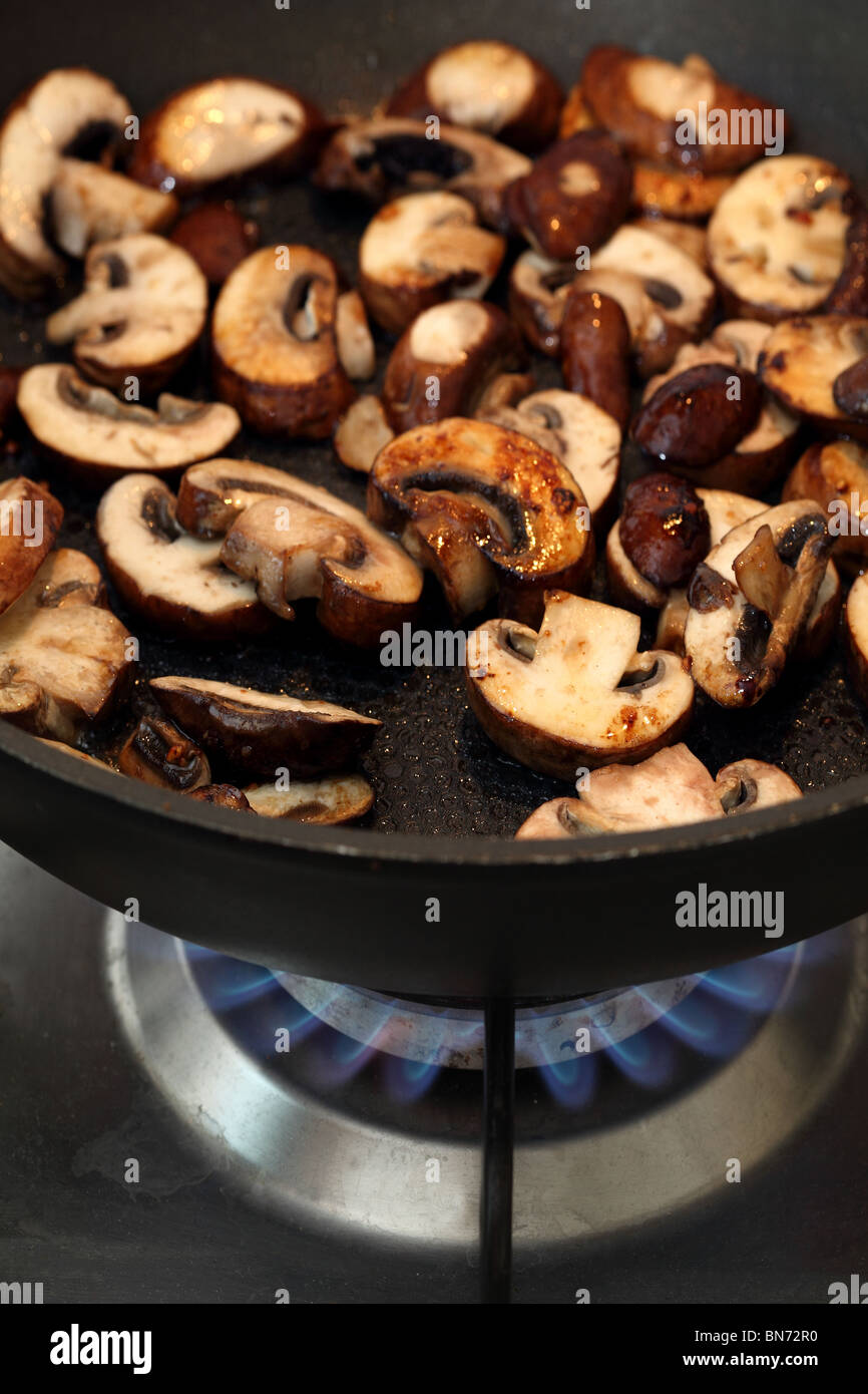 cooked chestnut mushroom Stock Photo - Alamy