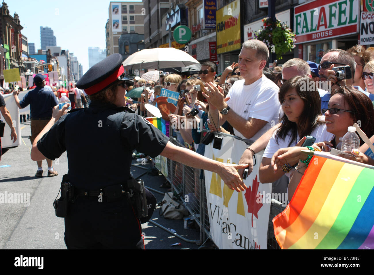 Interact with crowd hi-res stock photography and images - Alamy