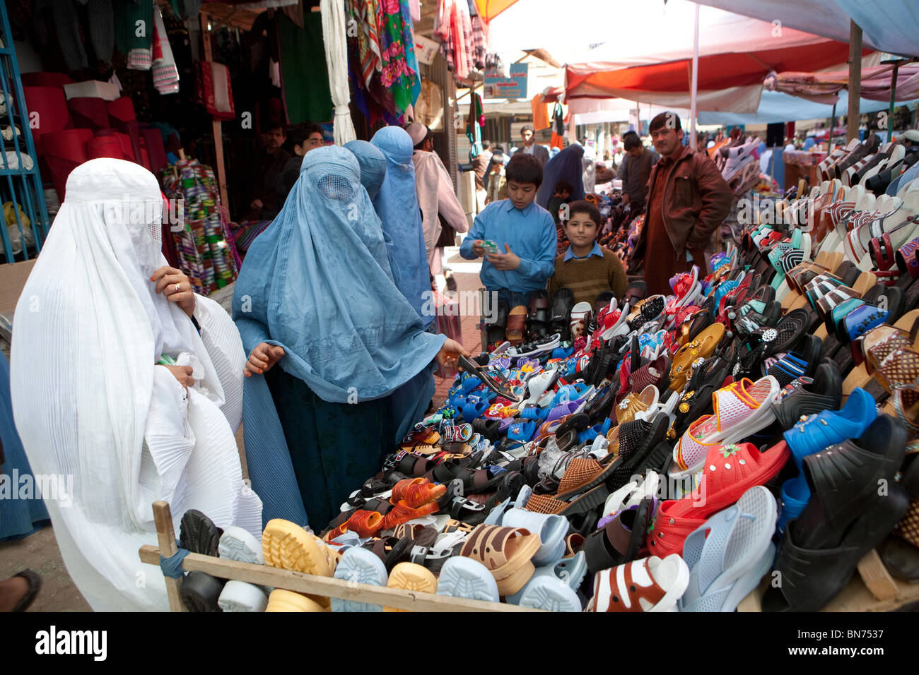 bazaar in Mazar-i-sharif, Afghanistan Stock Photo - Alamy