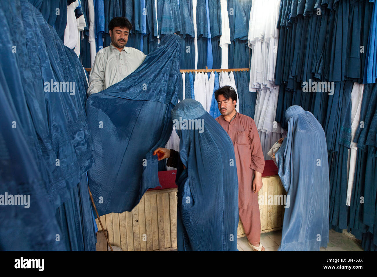 Burqa design hi-res stock photography and images - Alamy