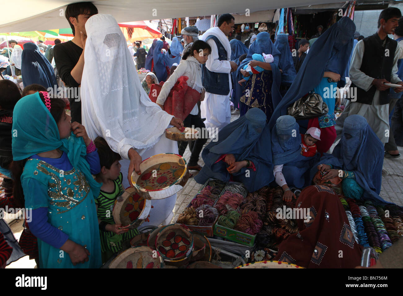 bazaar in Mazar-i-sharif, Afghanistan Stock Photo - Alamy