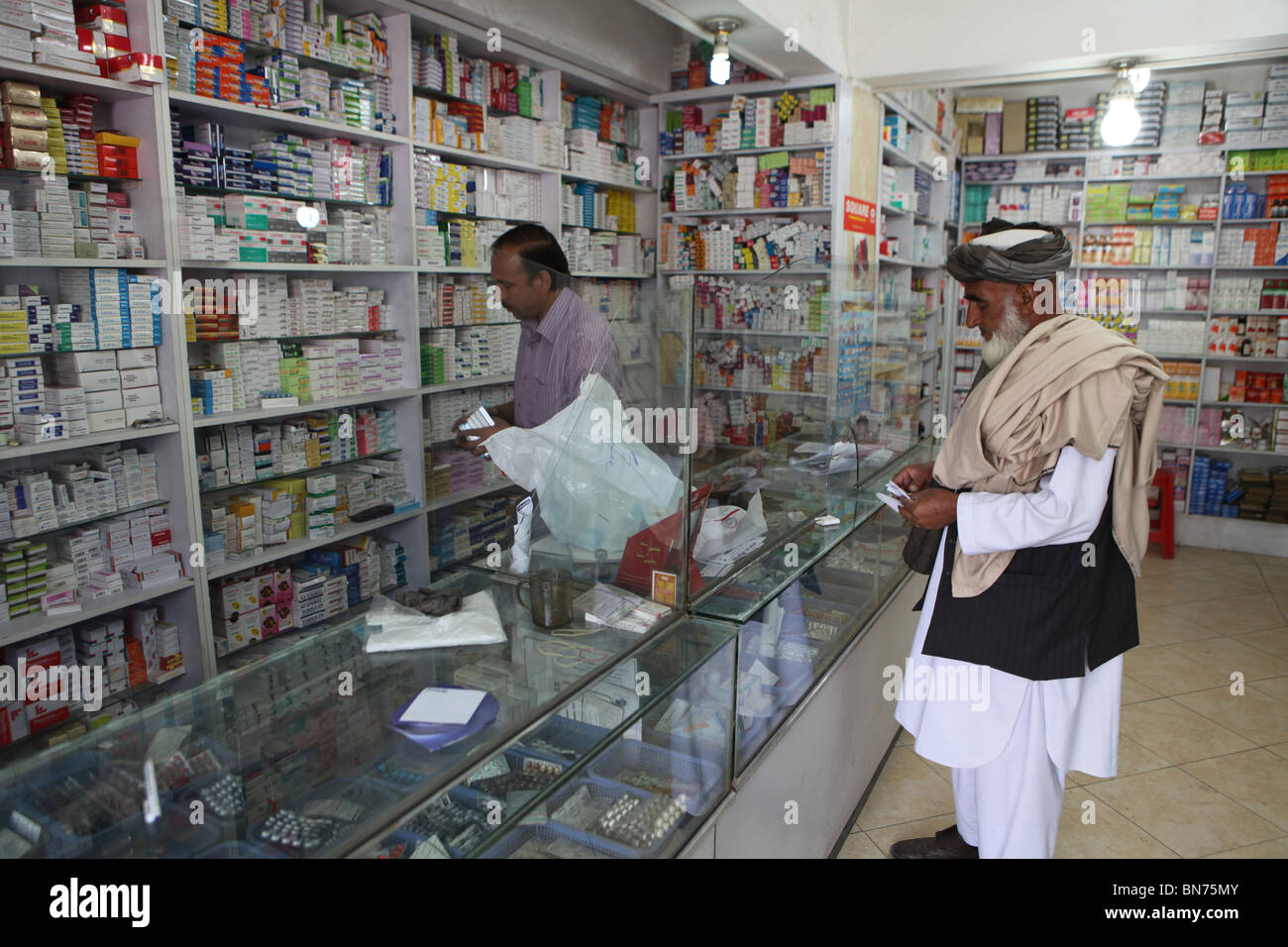 pharmacy in Mazar-i-sharif (afghanistan Stock Photo - Alamy