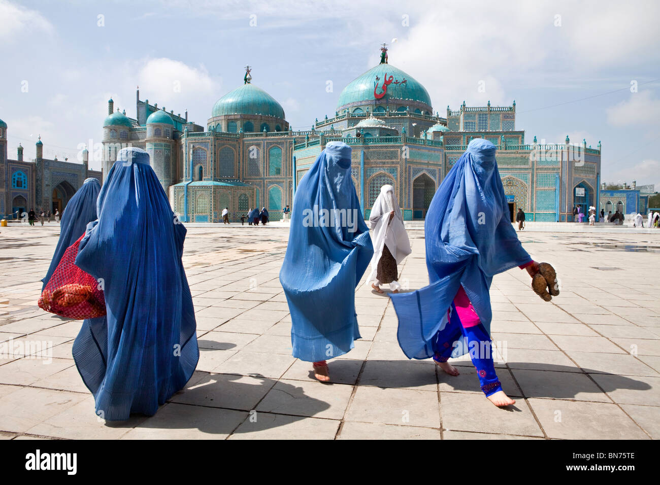 Hazrat ali mosque in Mazar-i-sharif (afghanistan) where Ali is believed ...
