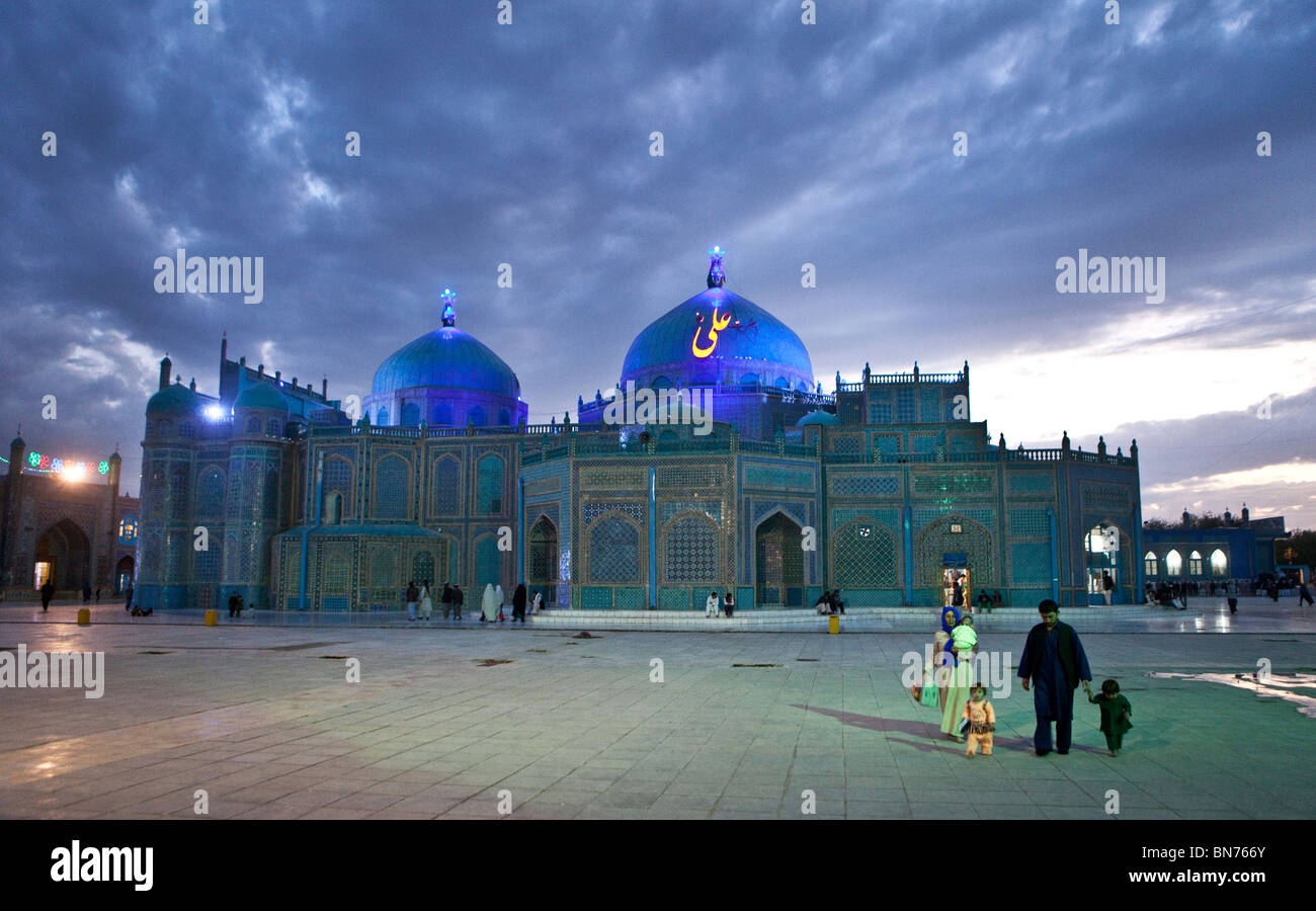 Hazrat ali mosque in Mazar-i-sharif (afghanistan) where Ali is believed ...
