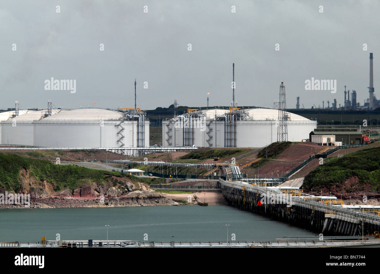 Lpg terminal storage tanks hi-res stock photography and images - Alamy