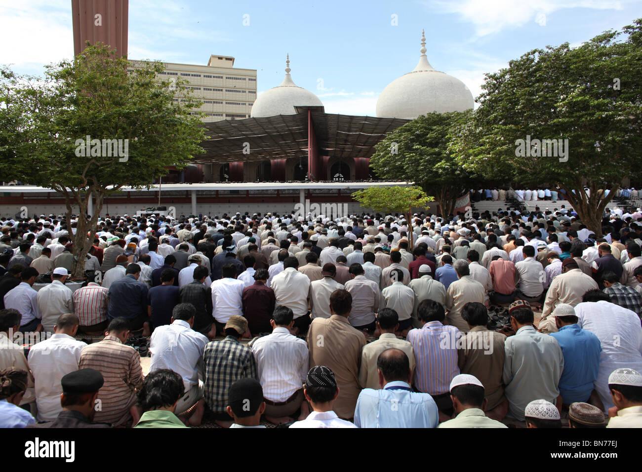 men praying in a mosque in Karachi Stock Photo - Alamy