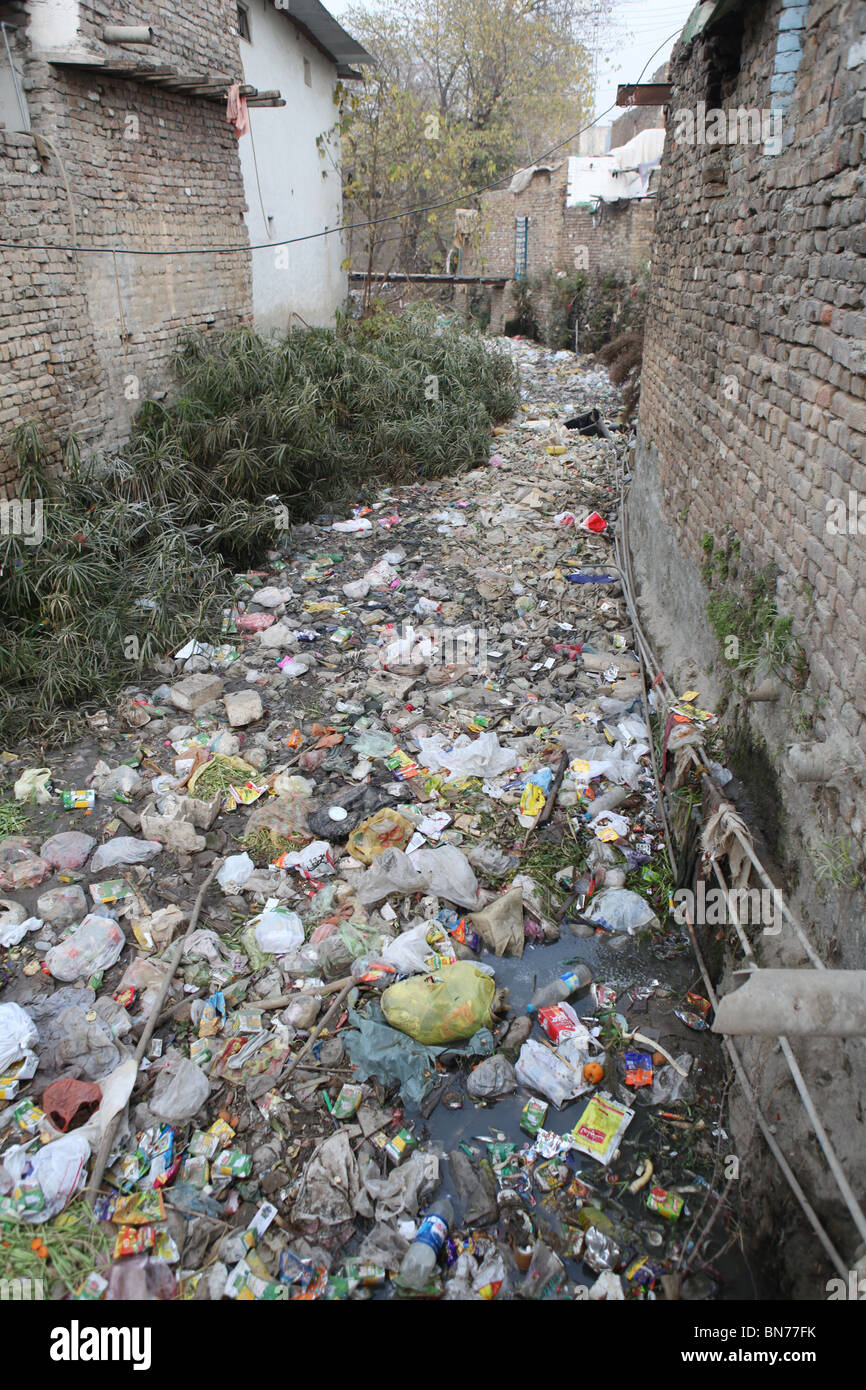 poor area of Islamabad Stock Photo - Alamy