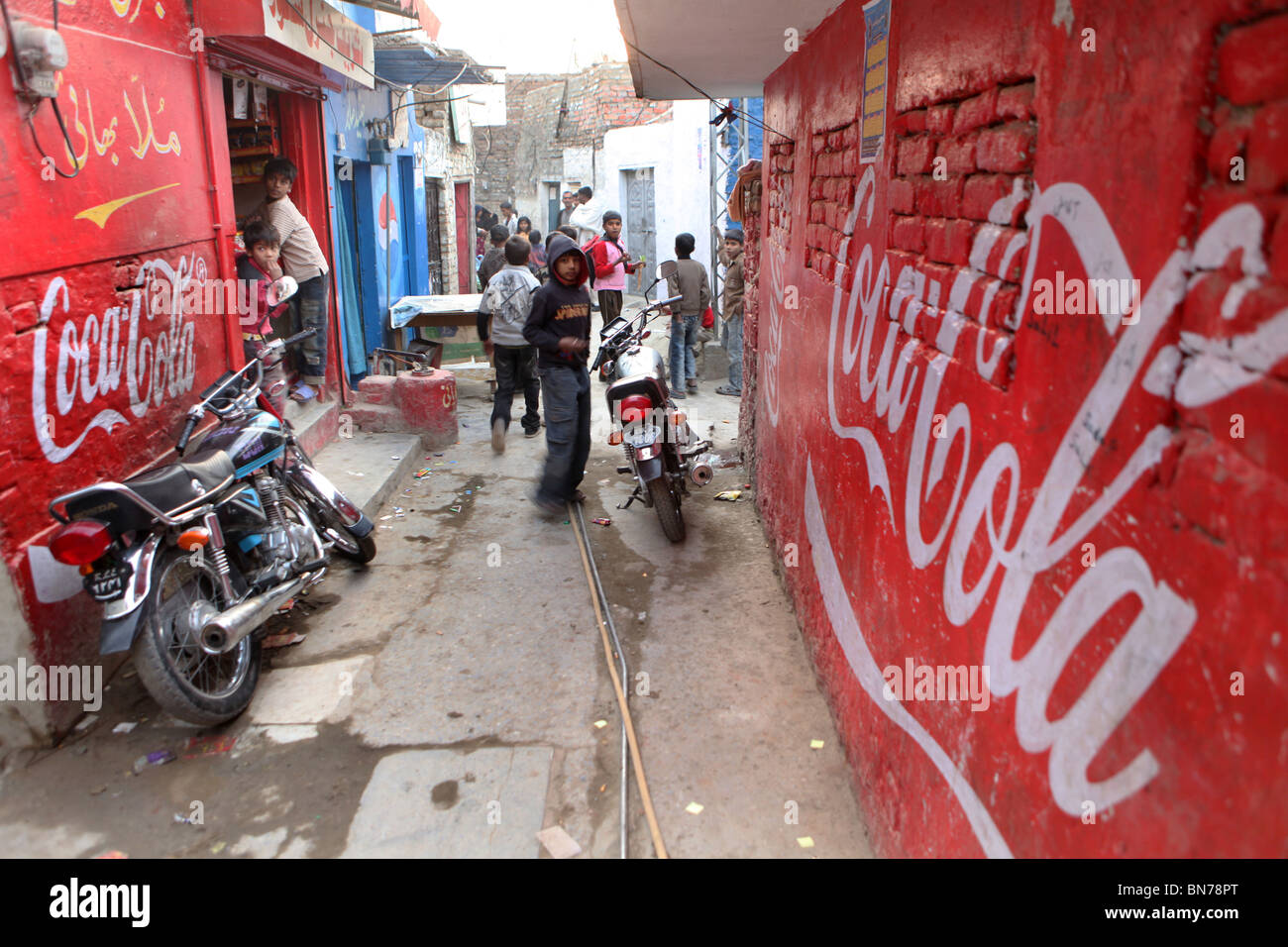 Shoppingst hi-res stock photography and images - Alamy