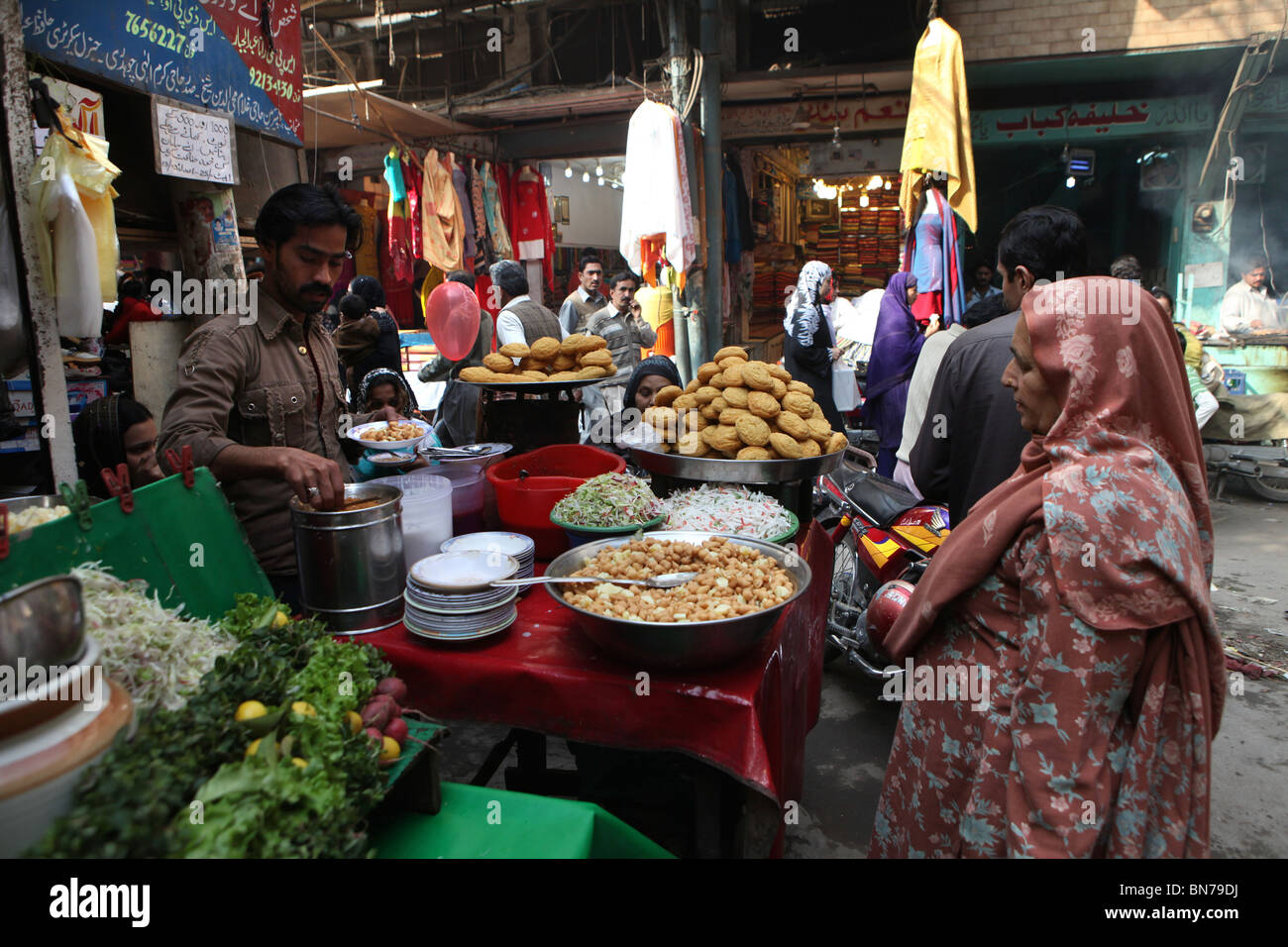 Foodshop hi-res stock photography and images - Alamy