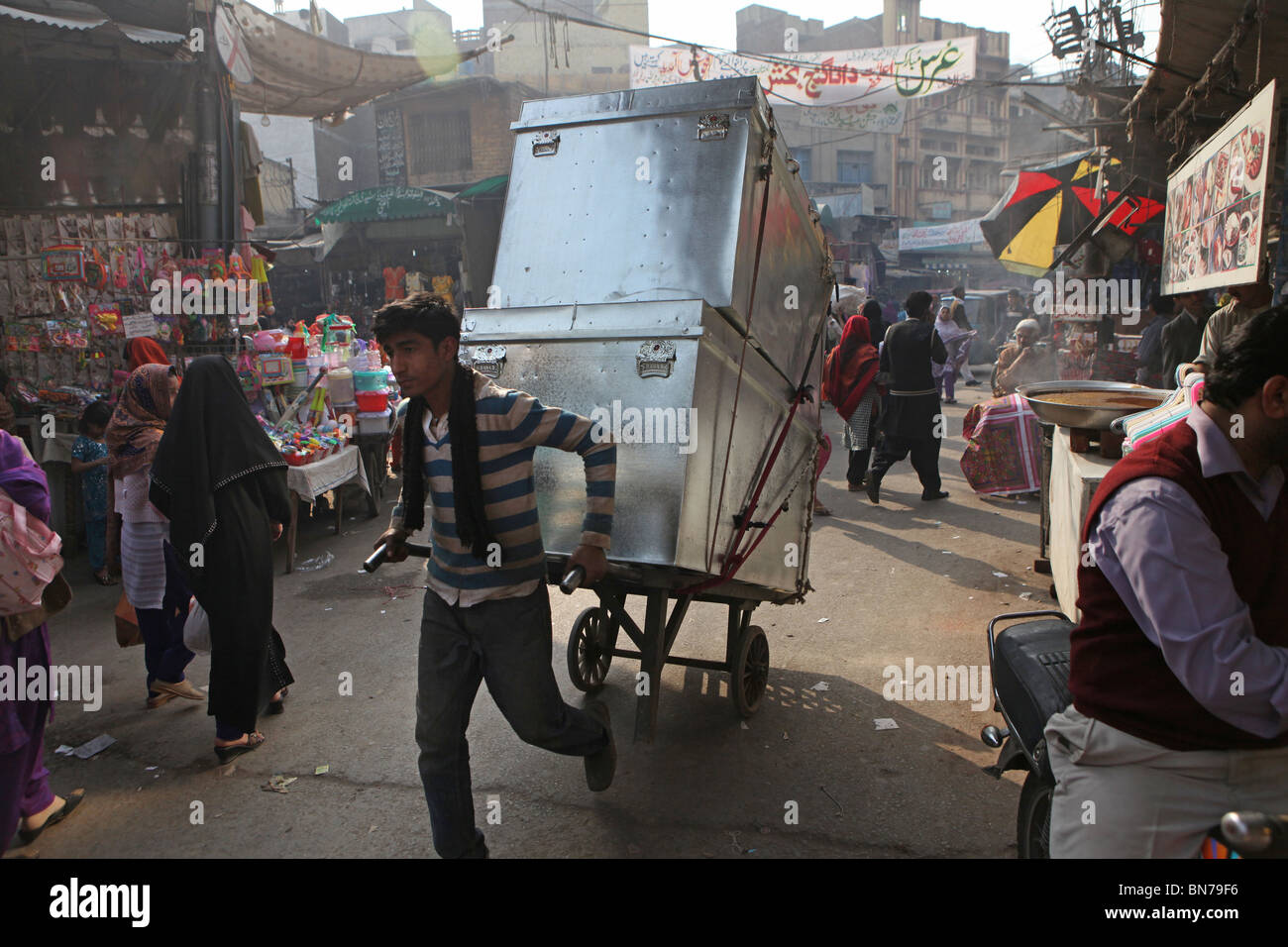 porter in Pakistan Stock Photo - Alamy