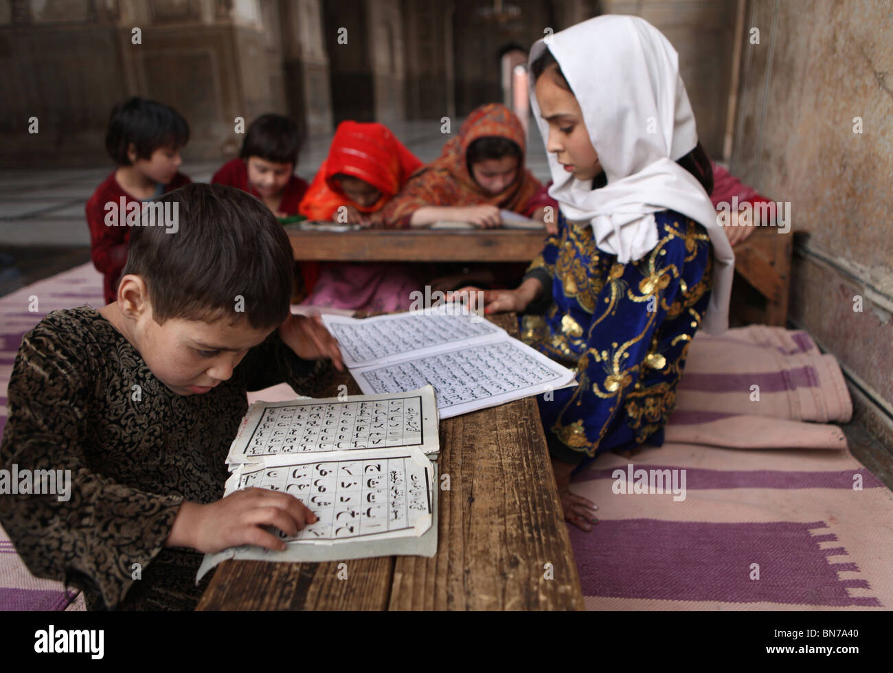 Class girls pakistan hi-res stock photography and images - Alamy