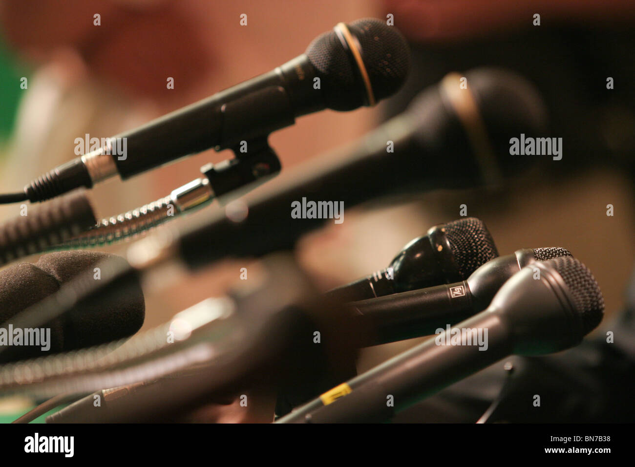 Press conference microphones hi-res stock photography and images - Alamy