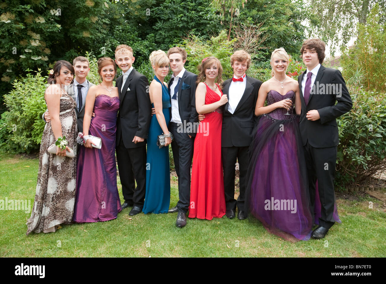 School boys and girls dance hi-res stock photography and images - Alamy