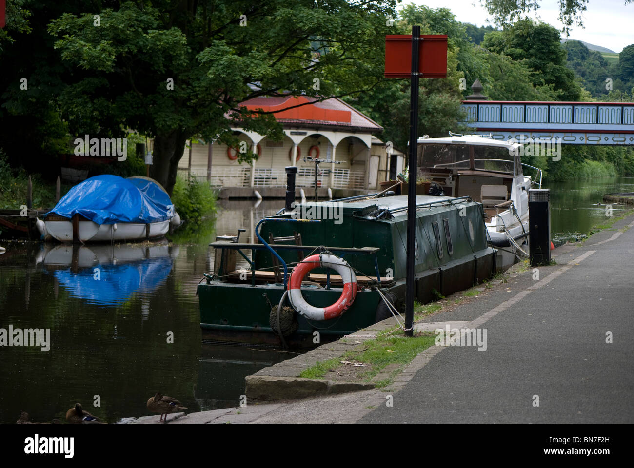 Barges on the Union Canal, Edinburgh, Scotland Stock Photo - Alamy