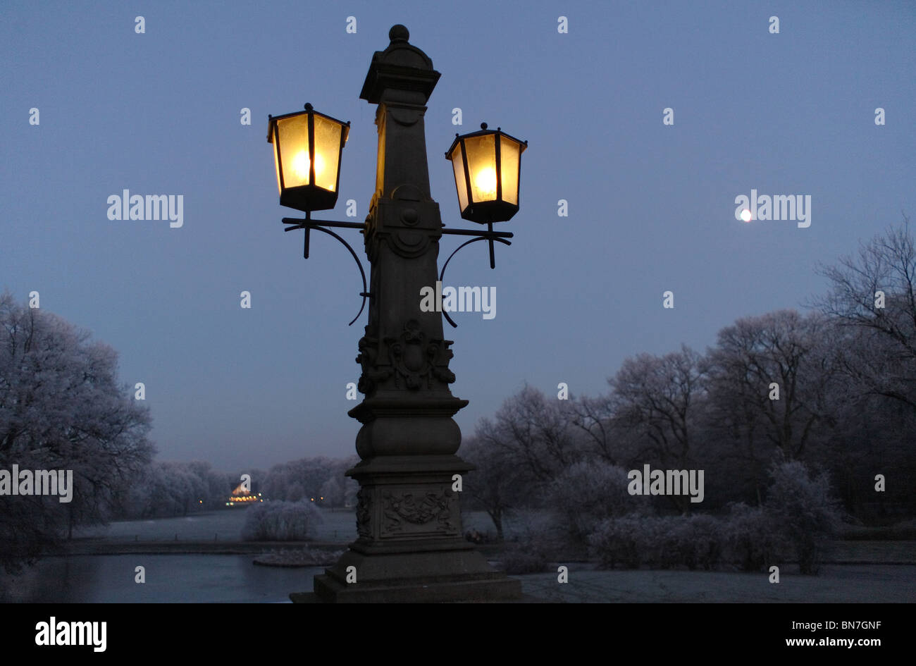 Street lamp in Buergerpark, Bremen, Germany Stock Photo - Alamy