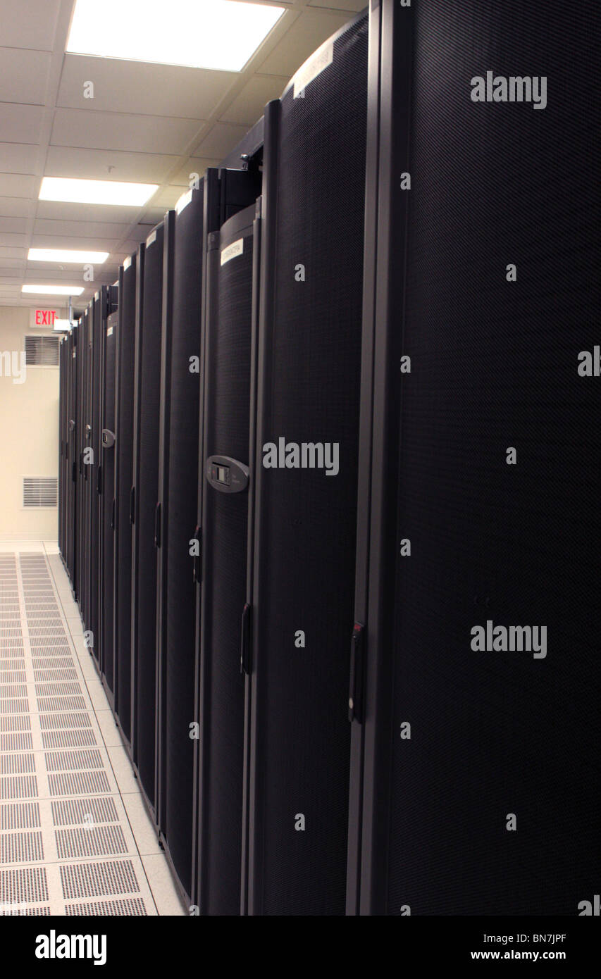 Corporate data center hi-res stock photography and images - Alamy