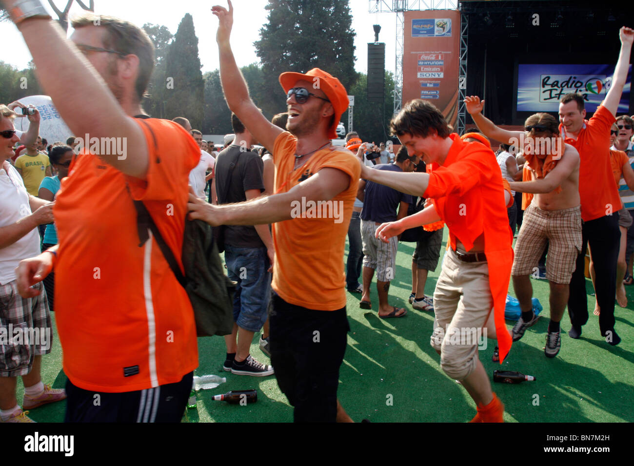 dutch supporters celebrating the victory over brazil at world cup fan ...