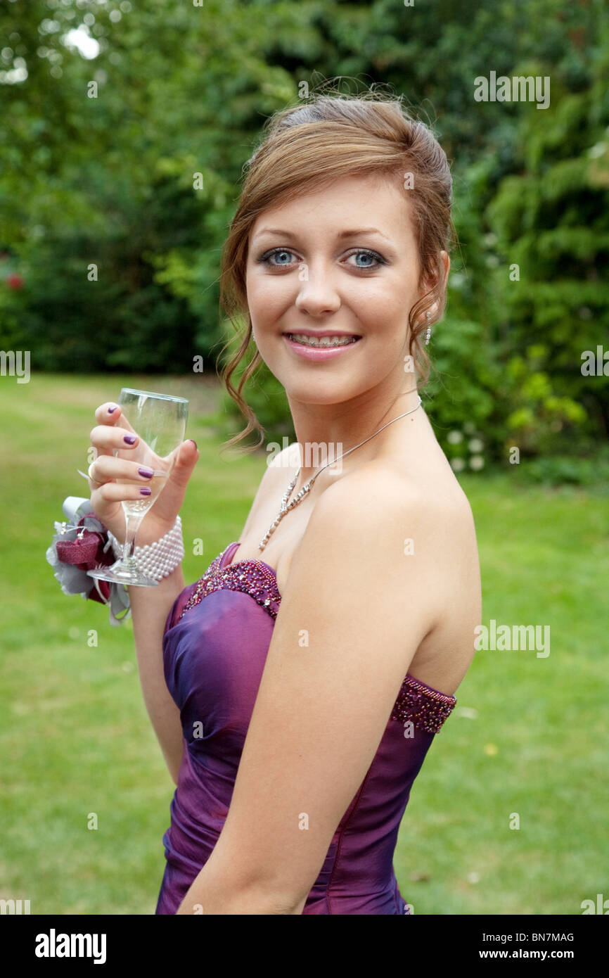 Secondary school prom uk hi-res stock photography and images - Alamy