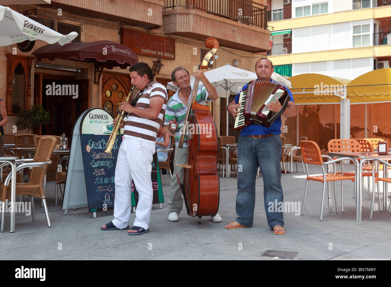 Spanish singers hi-res stock photography and images - Alamy