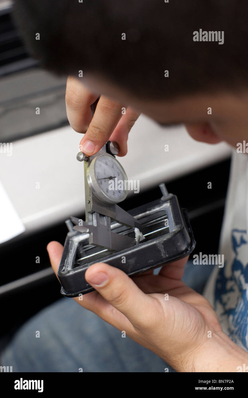 High school boy uses caliper hi-res stock photography and images - Alamy