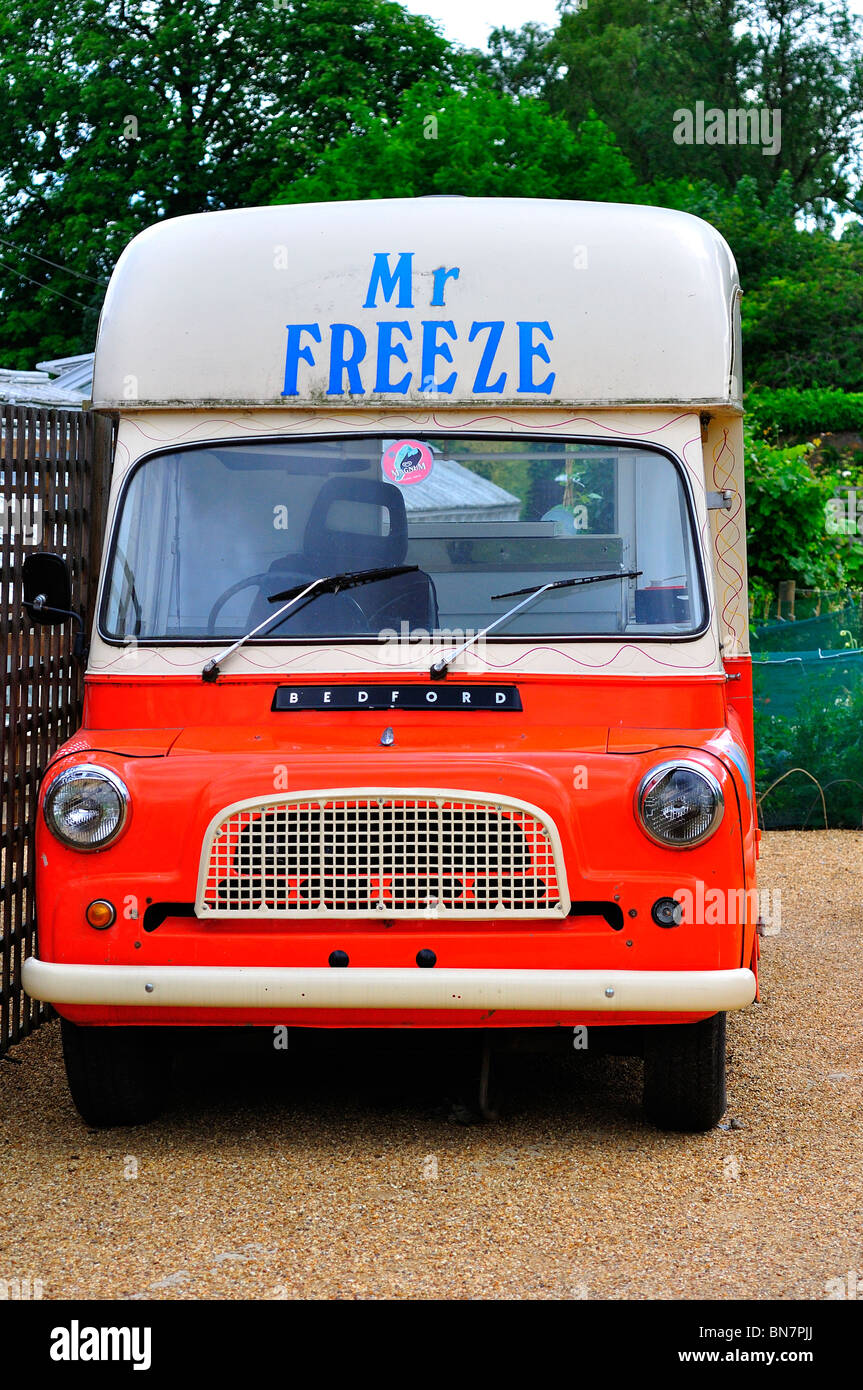 Mr freeze hi-res stock photography and images - Alamy